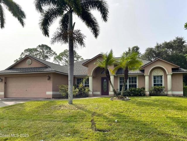 670 Elmont St NW, Palm Bay, FL 32907