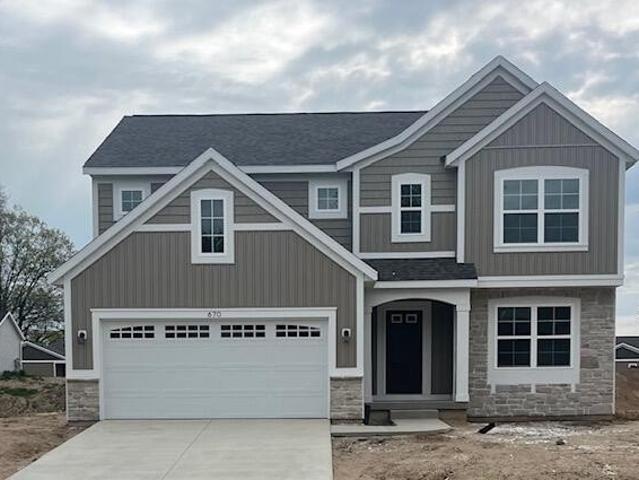 670 Lincoln Lawns Dr NW, Grand Rapids, MI 49534