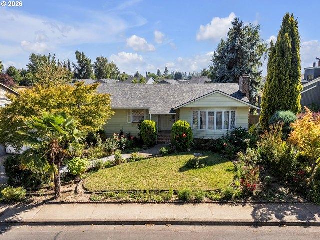 670 Smith Dr, Woodburn, OR 97071