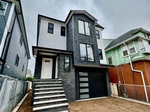 670 Summer St, Elizabeth City, NJ 07202