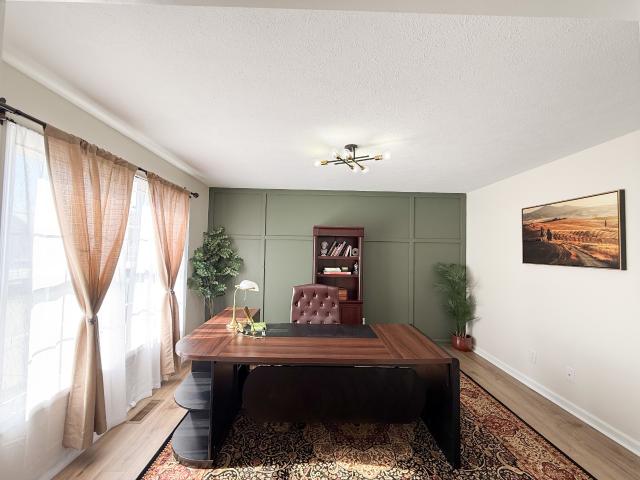 670 Superior Ln