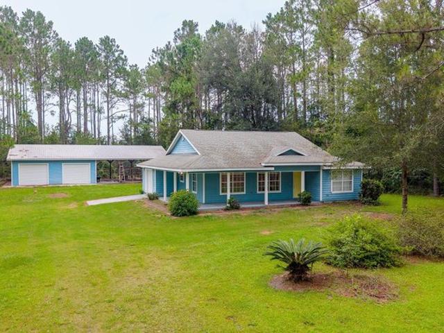670 SW 105th St, Trenton, FL 32693