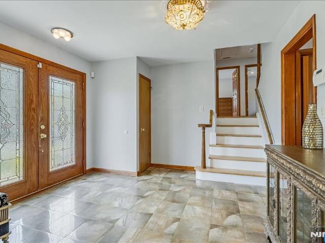 670 Swathmore Lane