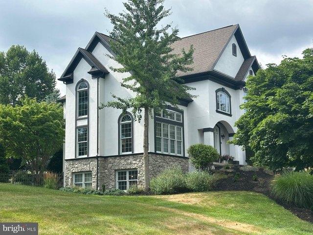670 Pheasant Run Rd, Hummelstown, PA 17036