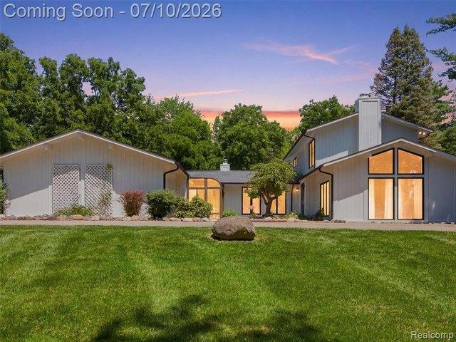 670 W Snell Rd, Oakland Township, MI 48306