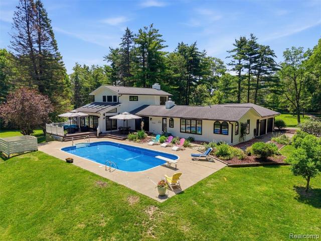 670 W Snell Road