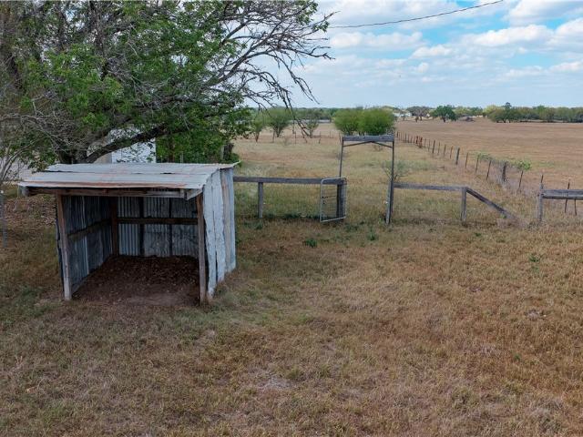 670 Thiele Rd, Yoakum, TX 77995 | MLS #608911
