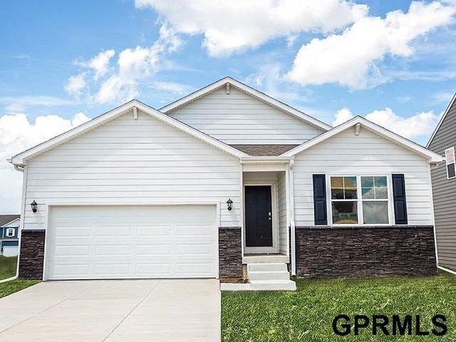 6714 Wren Cir, Papillion, NE 68133