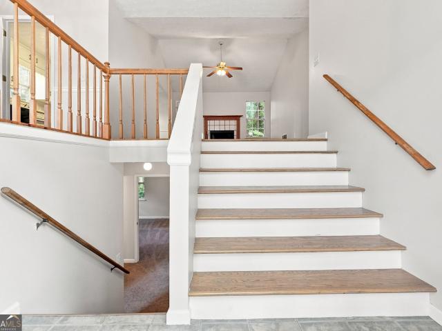 6715 Dogwood Point Lane