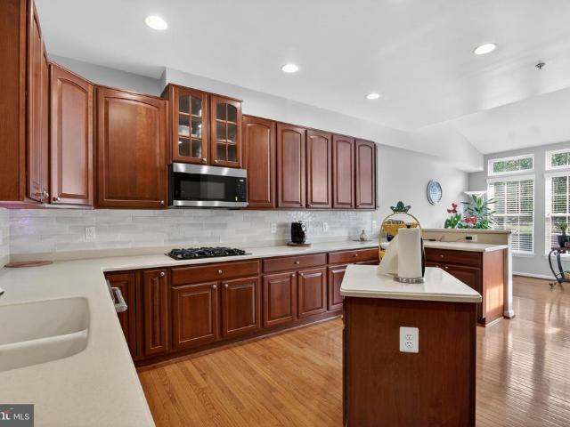 6715 holly farm ln