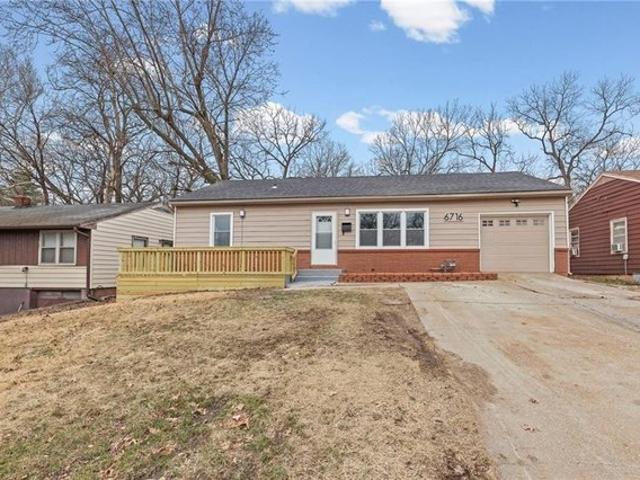 6716 Indiana Ave, Kansas City, MO 64132