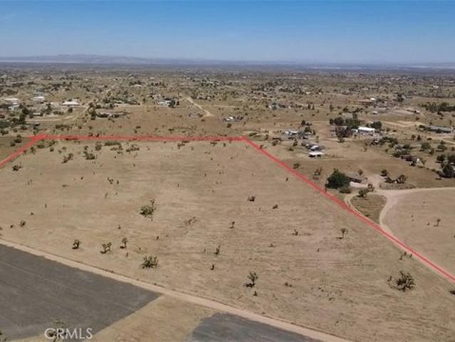 6716 Phelan, CA 92371