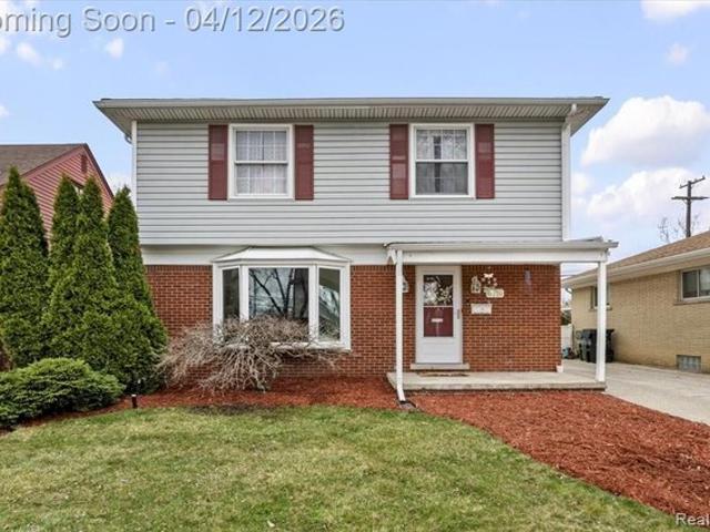 6716 Rosedale Blvd, Allen Park, MI 48101
