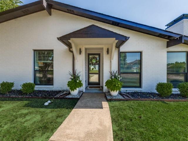 6716 Roundrock Road
