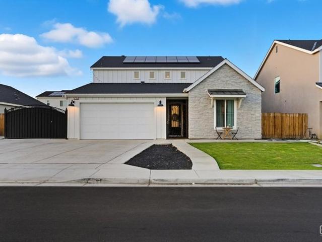 6716 Thunder Trail Dr, Bakersfield, CA 93313