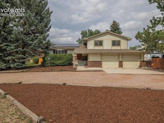 6717 Bishop Dr, Colorado Springs, CO 80918