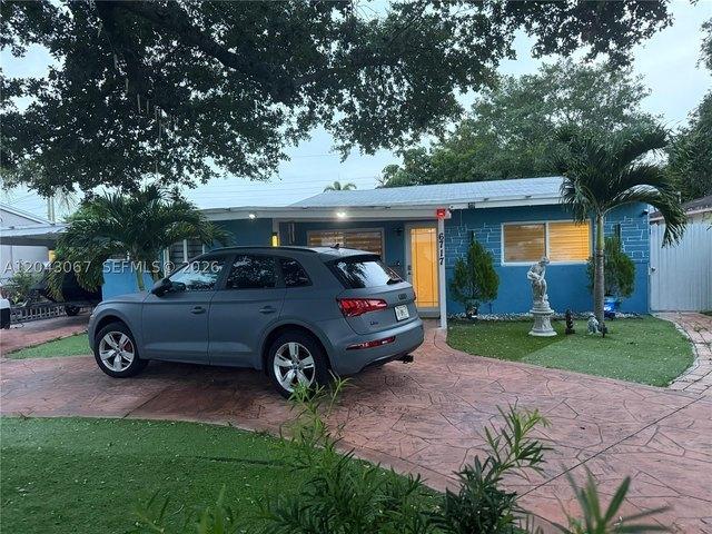 6717 Simms St, Hollywood, FL 33024