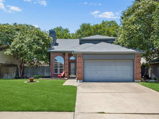 6717 Wooddale Dr, Watauga, TX 76148
