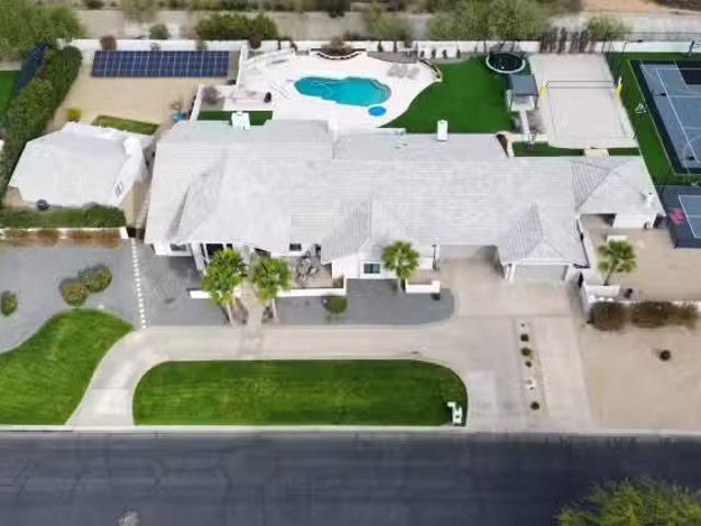 6718 E Caron Dr, Paradise Valley, AZ 85253 MLS 6850372