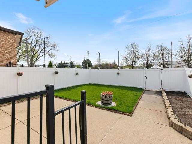 6718 W Forest Preserve Dr, Harwood Heights, IL 60706 | MLS #12623 | Compass
