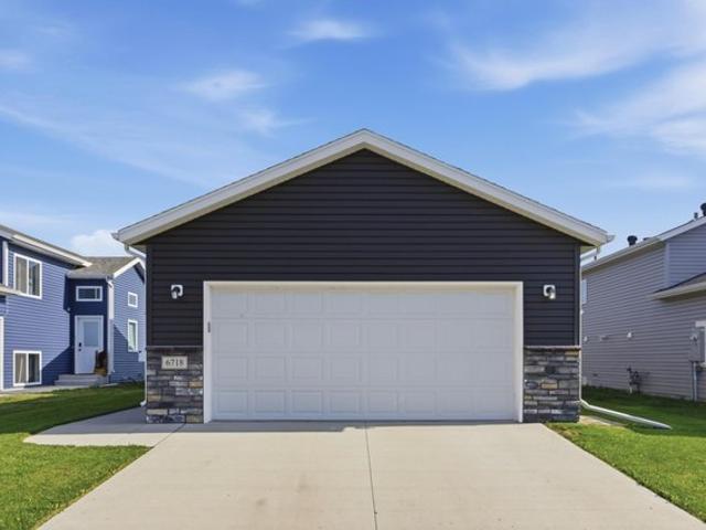 6718 69th Ave S, Horace, ND 58047