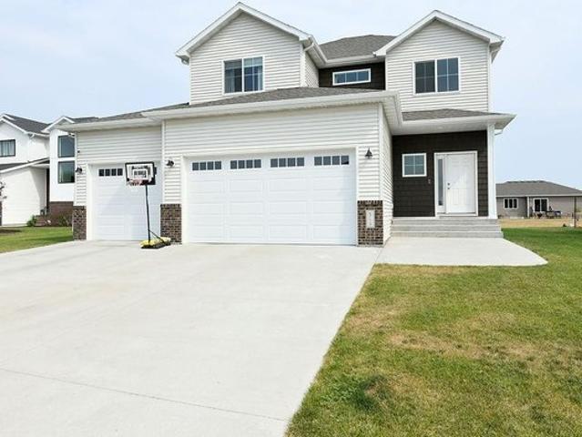 6719 Smylie Ln S, Fargo, ND 58104