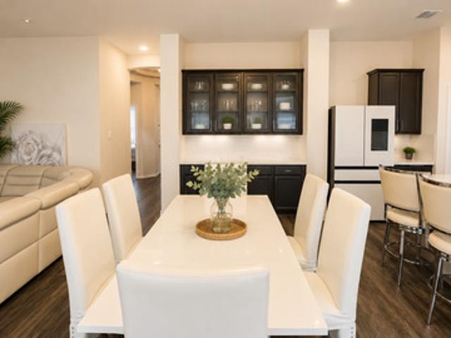 6710 Encore Oaks