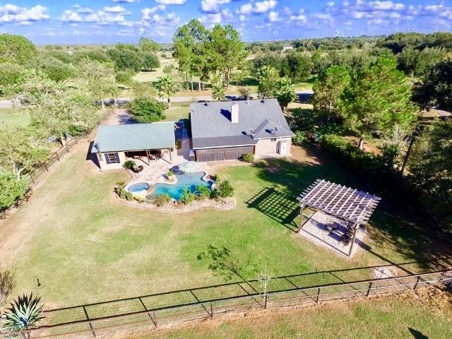6710 S Mallard Dr, Fulshear, TX