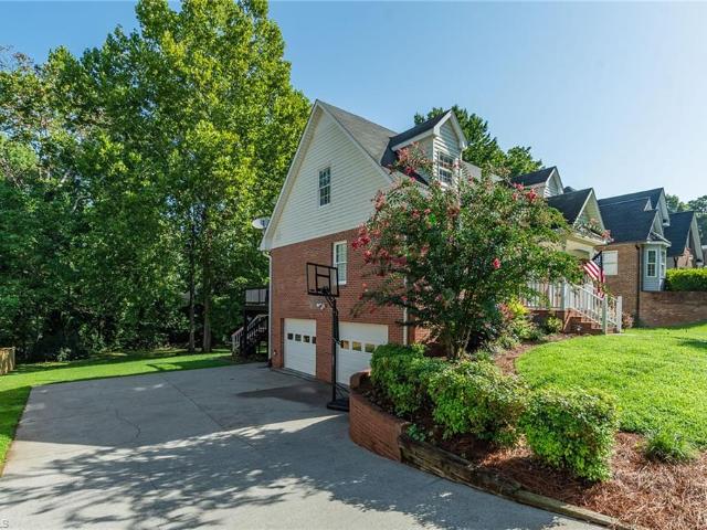 6711 Fairwood Court