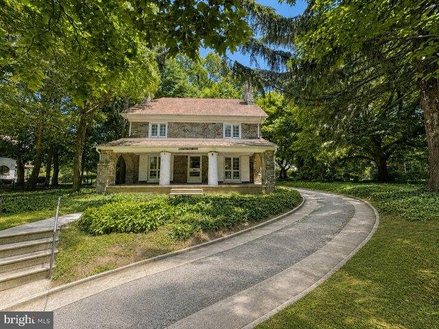 6711 Lincoln Dr, Philadelphia, PA 19119