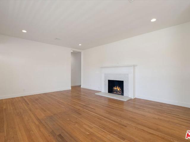 6711 W 87th Place