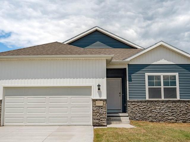 6711 Wren Cir, Papillion, NE 68133