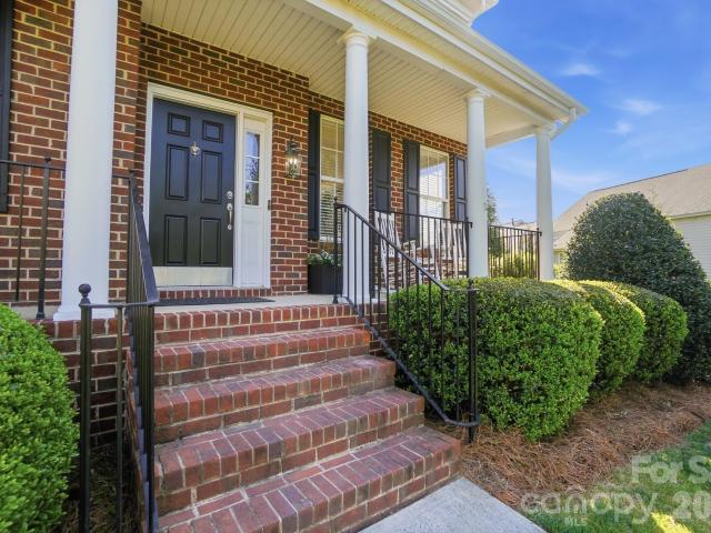 6712 Old Persimmon Dr, Charlotte, NC 28227 | MLS #4364 | Compass