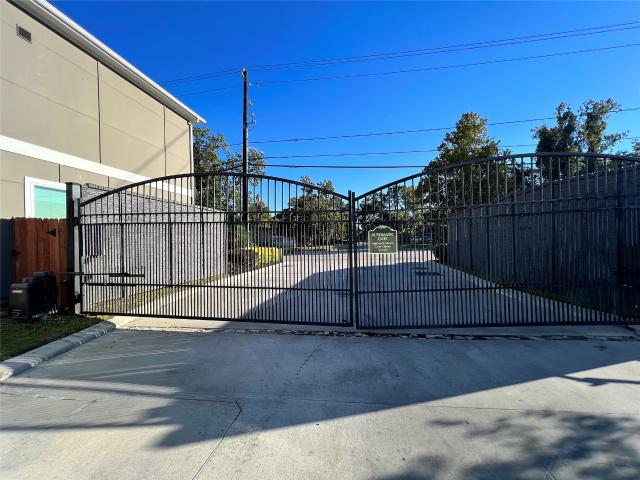 6712 Parker Oaks Lane