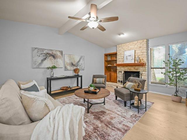 6713 Colina Ln