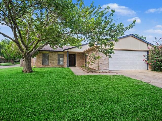 6713 Tara Dr, Richmond, TX 77469