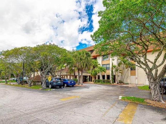 671 195 Street NE #218 E, Miami, FL 33179