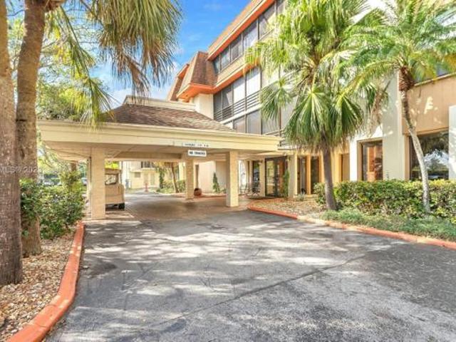 671 195th St NE #406E, Miami, FL 33179