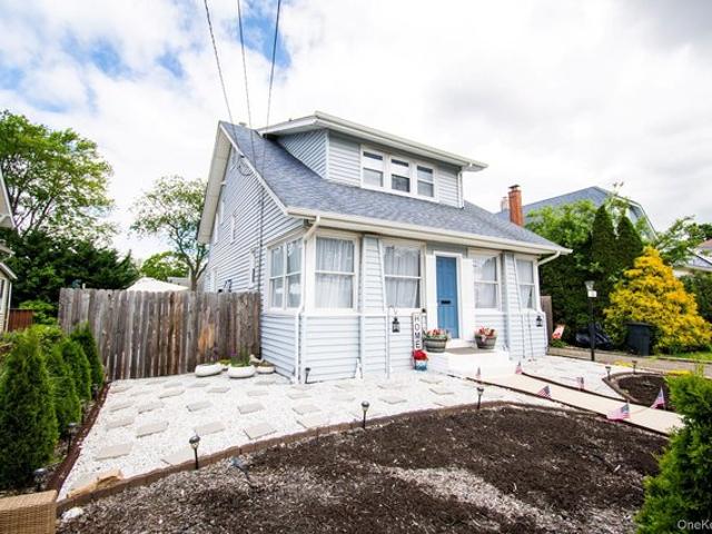 671 Arlington Ave, Baldwin, NY 11510