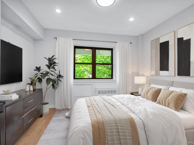671 Bronx River Road 4P