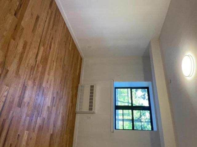 671 Bronx River Road LG