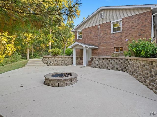671 Glen Crossing Rd, Glen Carbon, IL 62034 | MLS #25064