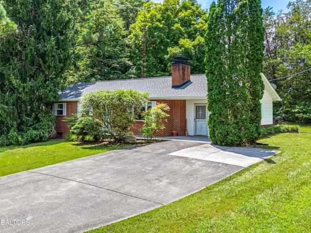 671 Green Hill Rd, Dandridge, TN 37725