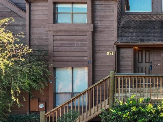 671 Davis Road