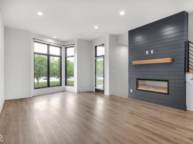 671 E 16th Street