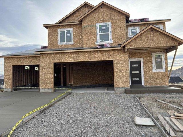 671 Memory Ln, Green River, WY 82935