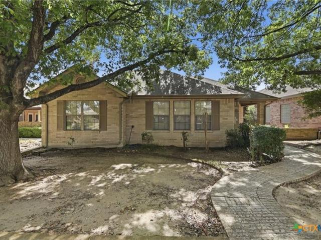 671 Sagewood Pkwy, Seguin, TX 78155