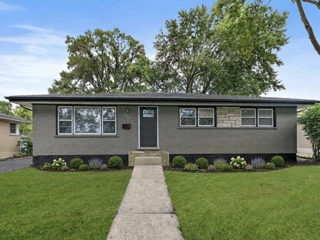 671 W Saint Aubin Dr, Addison, IL 60101