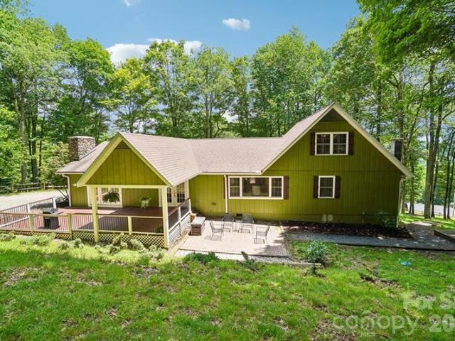 671 Trillium Ln, Mars Hill, NC 28754