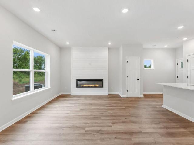 671 Tulare Terrace